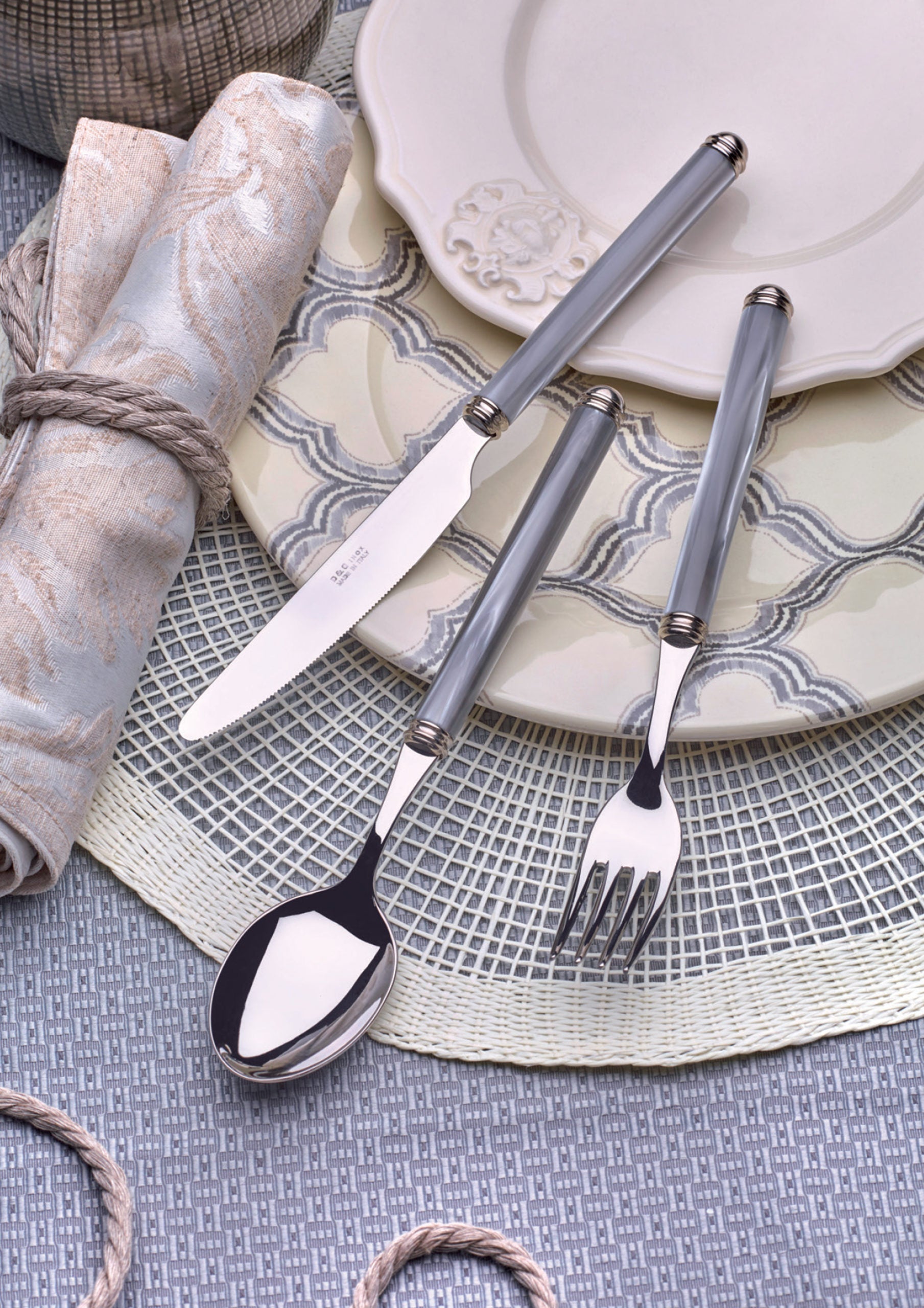 Domus & Design – Iris Selections