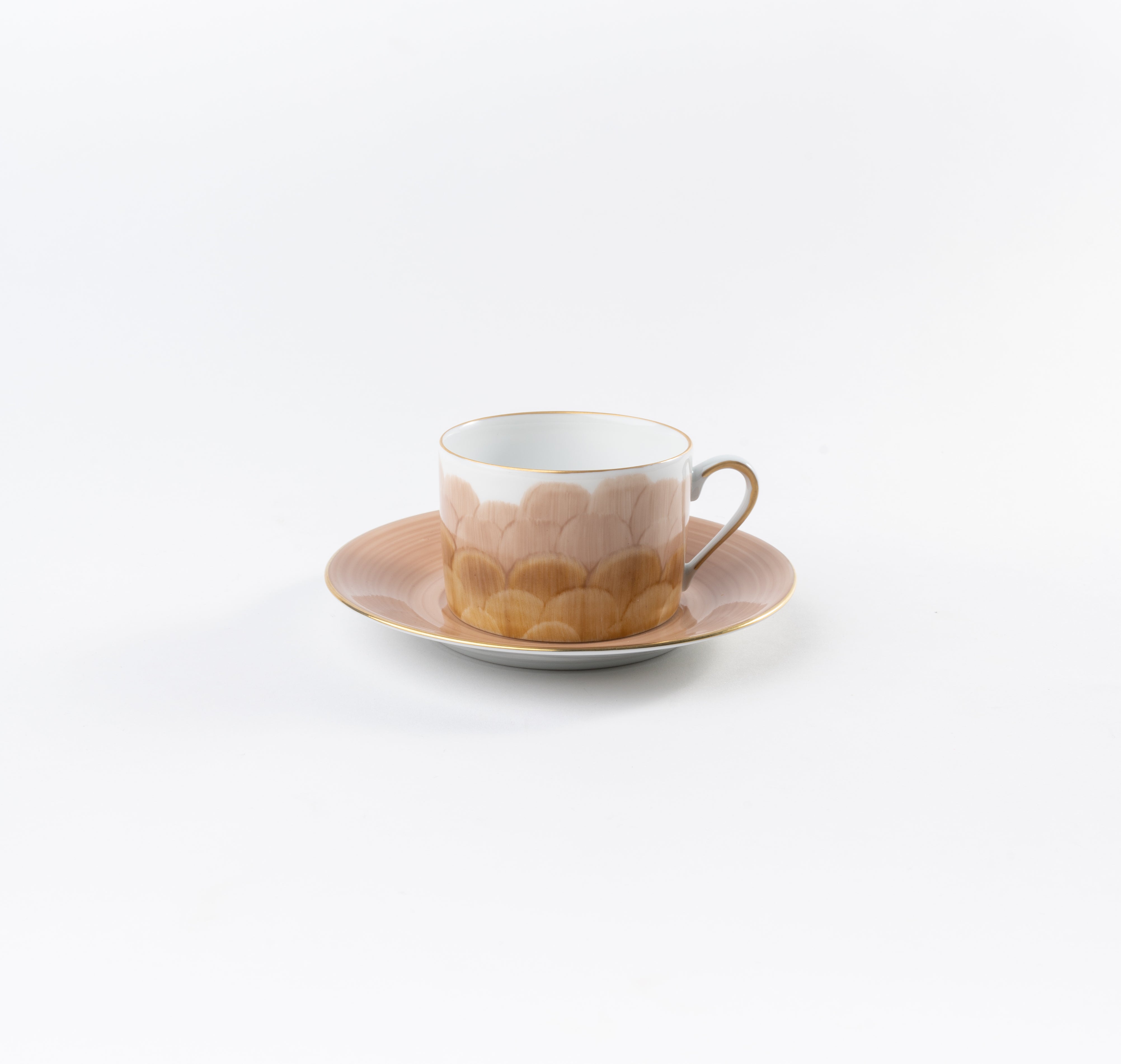 Iris Selections | Cercle D'Ecailles Gold Straight Tea Cup & Saucer
